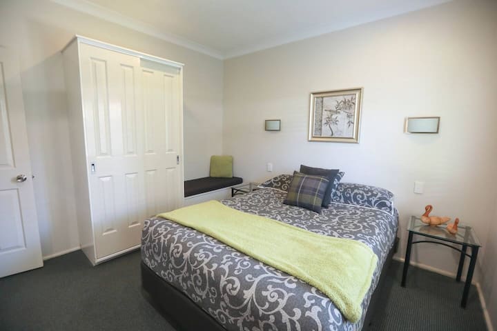 2 Bedroom Apartment E Country Apartments - Dubbo