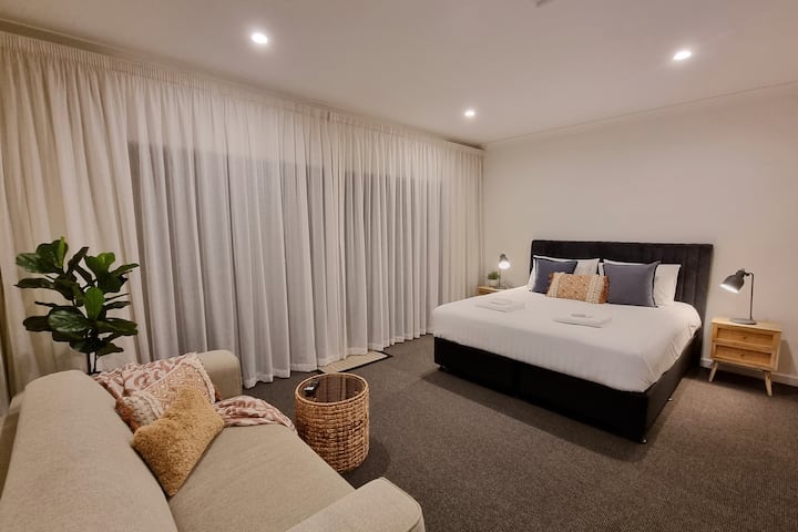 Kingscote Terraces Two: Ocean Views, Town Location - Houses for Rent in ...