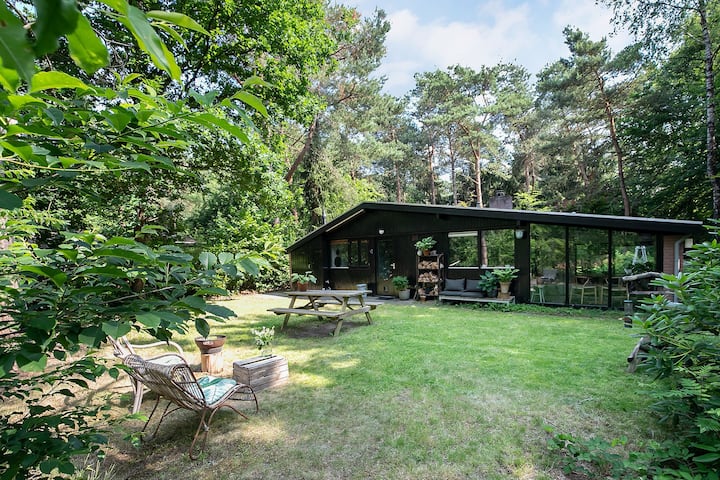Sfeervolle Bungalow Midden In Het Bos. - Pays-Bas