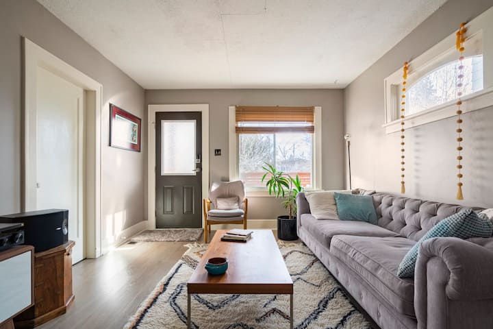 Comfortable East Van Escape - Vancouver