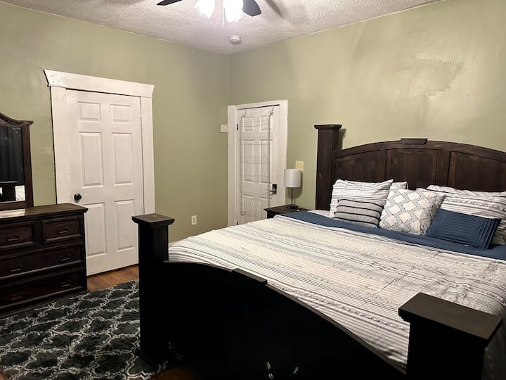 Serene Private Room W/private Bath In Birmingham! - Birmingham, AL