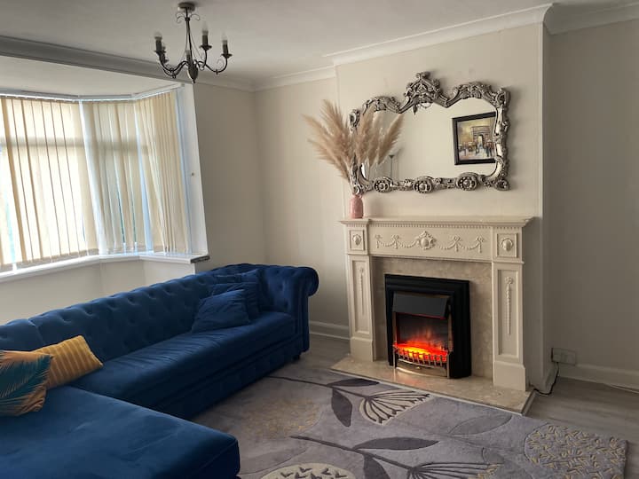 2 Bedroom Big Garden & Parking Fast Wifi, King Bed - Birmingham