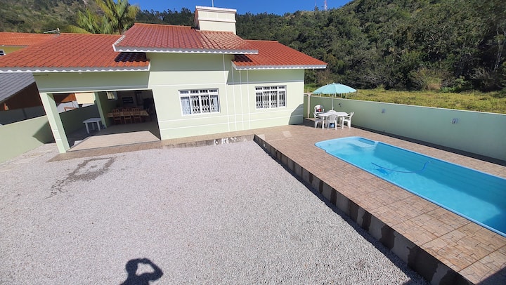 Casa De Praia Com Piscina - Governador Celso Ramos