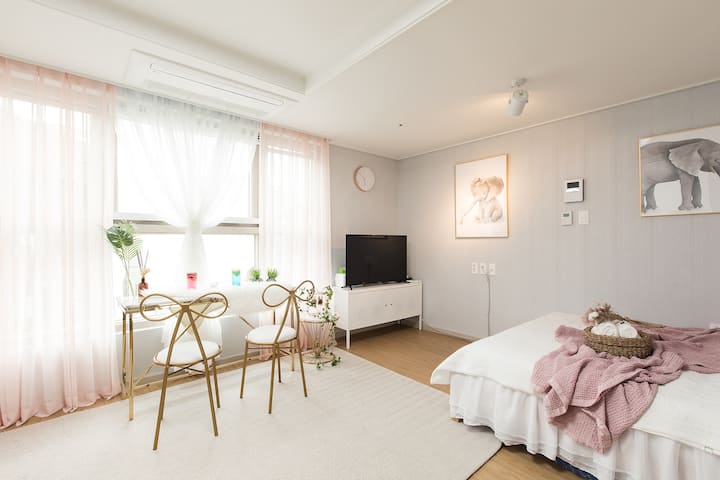 #5 Clean & Cozy Twotone House [Netflix,city View] - Busan