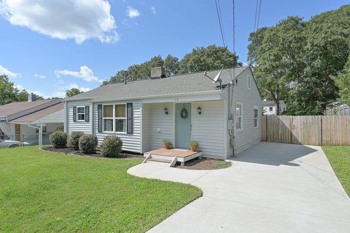 3bd/1ba Cottage Near Downtown & Swamp Rabbit Trail - Greenville, SC