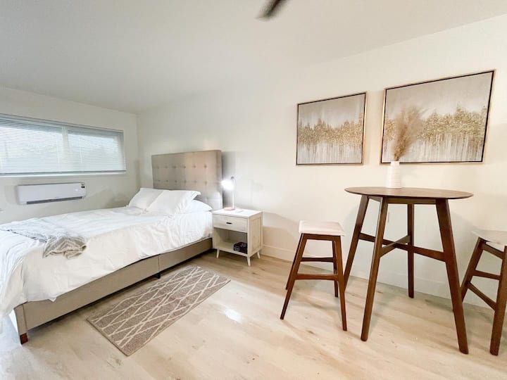 Updated Studio Close To Hwy 99 - Modesto, CA