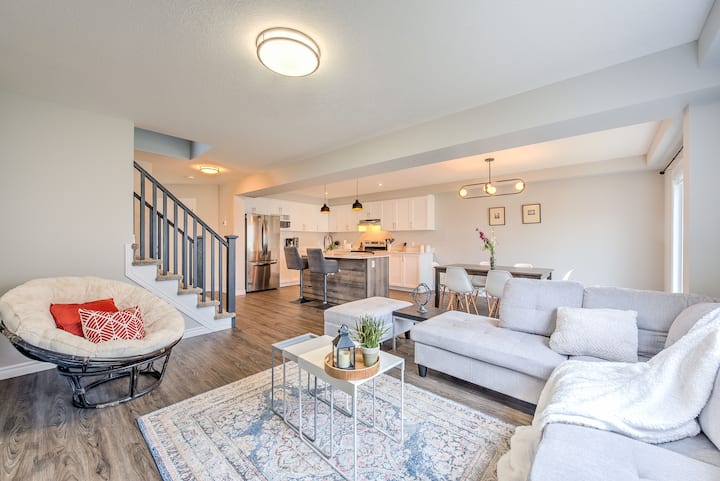 *Hidden Gem* Stylish 4br 3bath - 3min Drive 401hwy - Dorchester