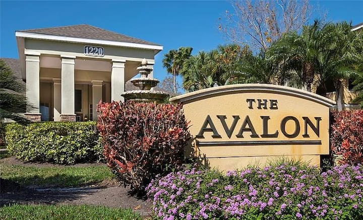Avalon Clearwater Ground Floor - 2 Br / 2 Ba Condo - Clearwater, FL