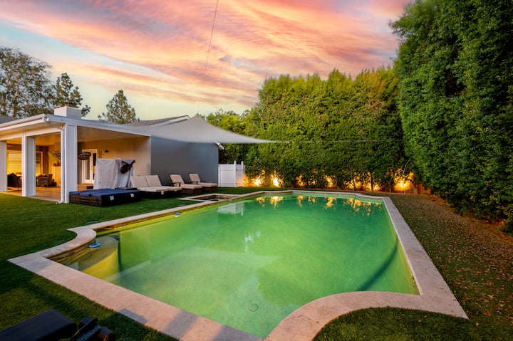 Luxury Retreat: Pool, Spa, Sauna, Theater & More - Los Angeles, CA