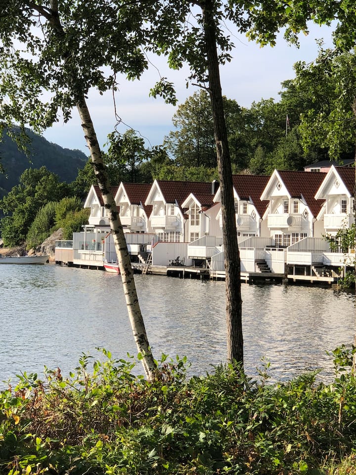 Praktfull Hytte Rett Ved Sjøen - 1 - Spangereid