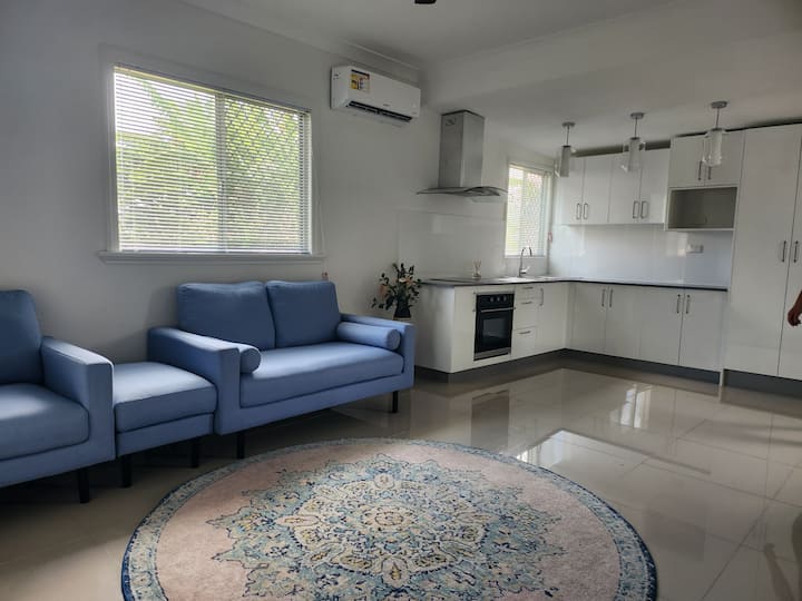 Master Bedroom In Rocklea (Own Bathroom With A/c) - Oxley
