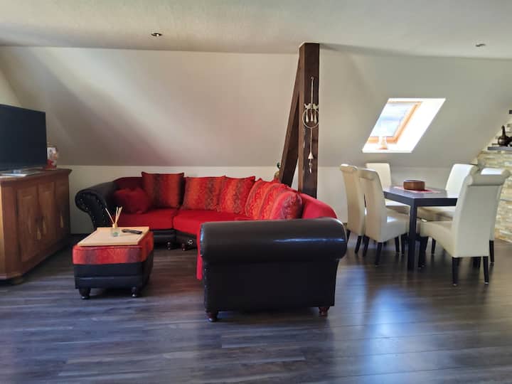 Komfortables Zimmer Mit Doppelbett Im Dachgeschoß - Strausberg