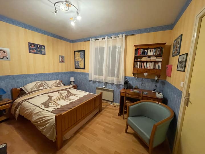 Agréable Chambre Avec Piscine Et Parking Gratuit - Craponne