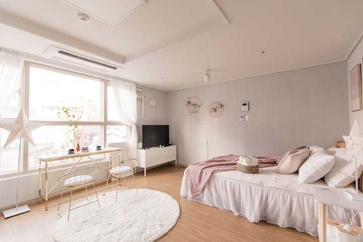 #8 Clean & Cozy Twotone House [Netflix,city View] - Busan