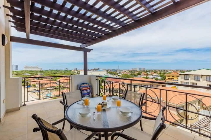 Palm Beach 2br Condo W/terrace, Gym Access & Pool - Aruba