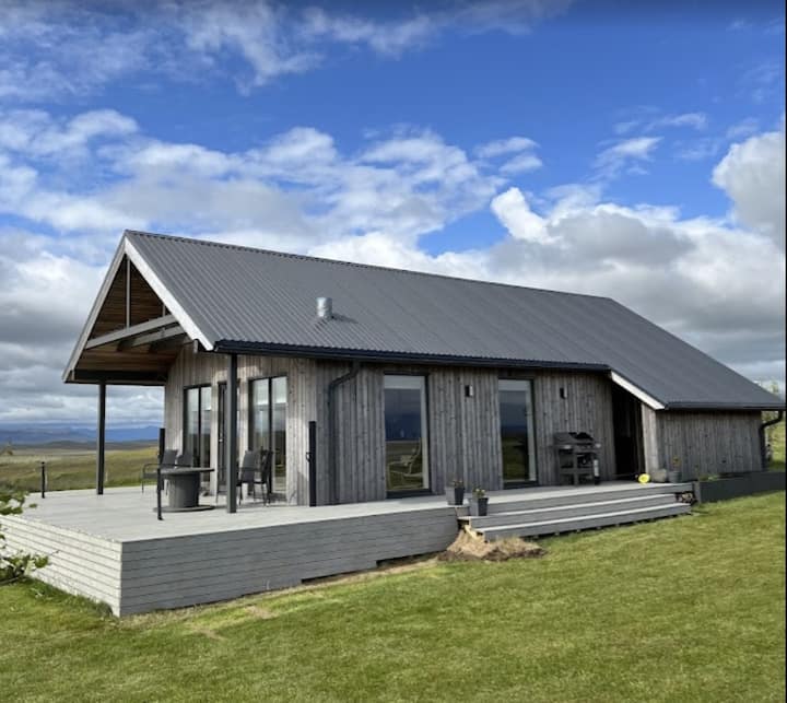 Luxury Vacation Home With Spectacular Views - Islande