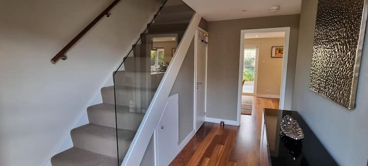 3 Bedroom Home 15 Min Walk To Twickenham Stadium - Hounslow