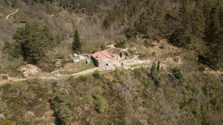 Maisonnette En Pierre 
Pleine Nature Auvergne - Monistrol-sur-Loire