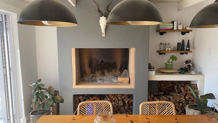 Leafy 3 Bedroom With Braai, Pool, Ac And Solar - Paarl