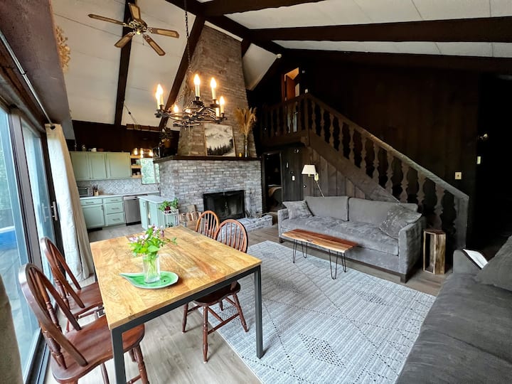 Recently Updated Chalet At Cannon Mountain - Franconia, NH