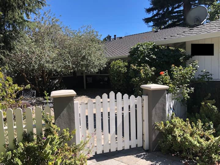 Lovely, Private, Spacious Palo Alto/stanford Home - Palo Alto, CA