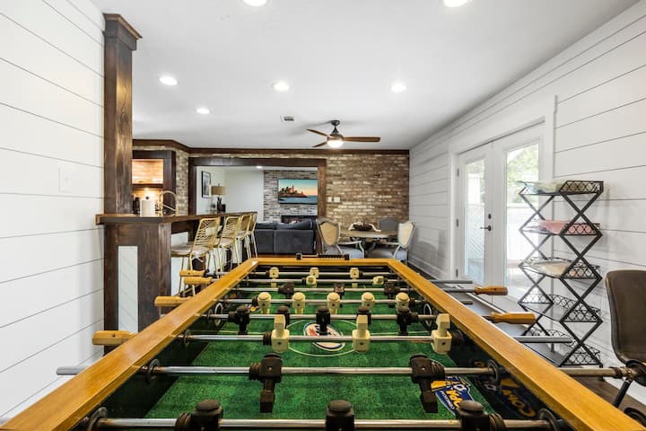 Luxe Midtown Gem, Walk To Usm | The Longleaf House - Hattiesburg, MS