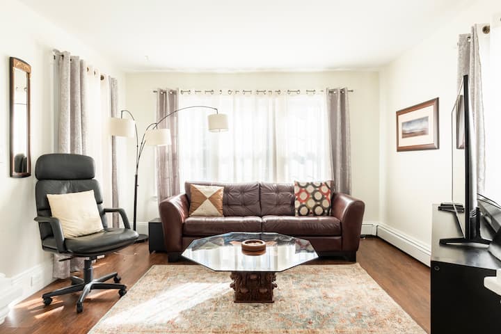 Bright And Cozy Room Blue In Apartment - Framingham, MA