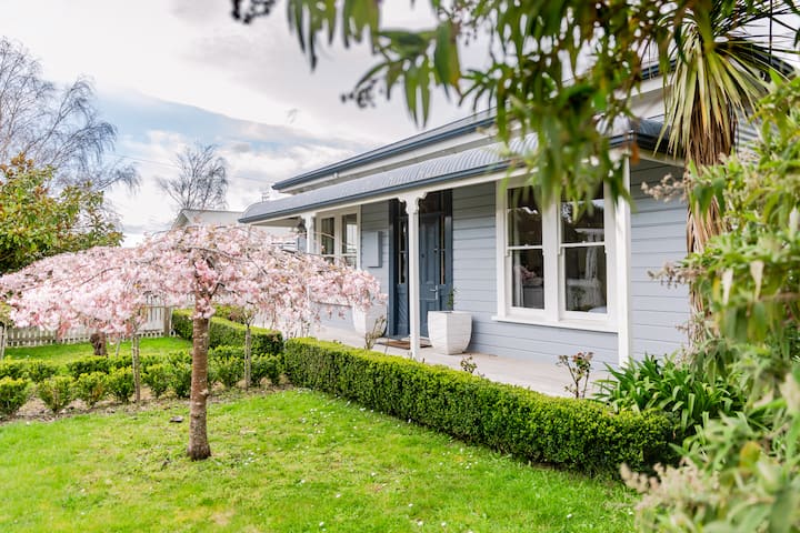 Browns - Martinborough - Martinborough