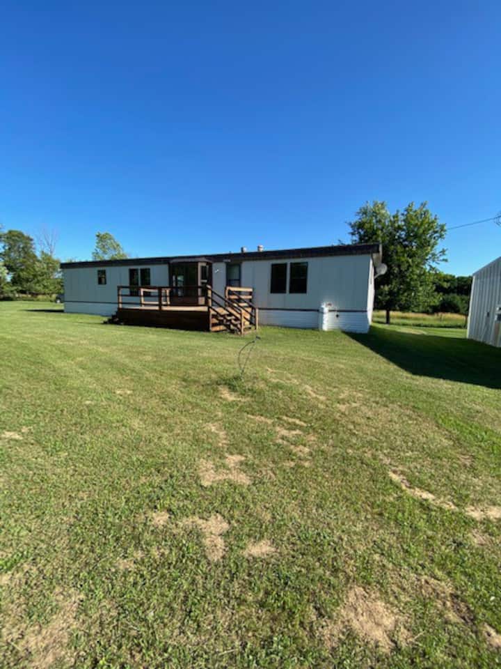 Country Setting 2 Bed/2bath Remodeled Trailer - Evart, MI