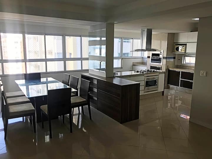 Apto Espaçoso, 3 Suítes, óTima Localização, 2vagas - Balneario Camboriú