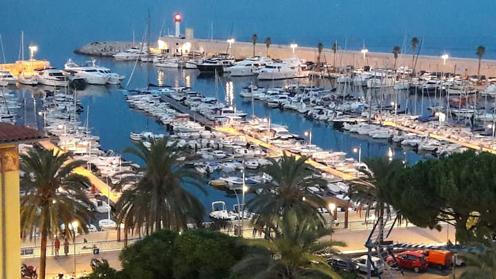Menton Centre Historique : Très Bel Appart Vue Mer - Mentona