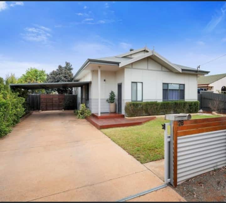 Spacious 4x2 House With A Great Entertaining Area - Kalgoorlie - Boulder
