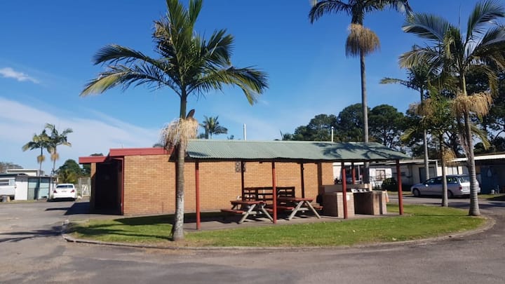 Pet Friendly Villa-119, Bellhaven Caravan Park - Raymond Terrace
