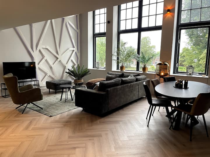 The Director's Loft  In Een Oud Schoolgebouw - Winterswijk
