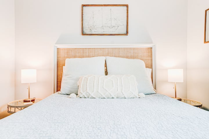 Beachy Bliss| Fall And Holiday Discounts! - St. Augustine Beach, FL