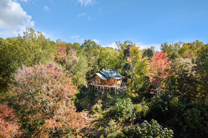 Cozy Log Cabin W/views + Hot Tub Near Shenandoah - Sky Meadows State Park, Delaplane