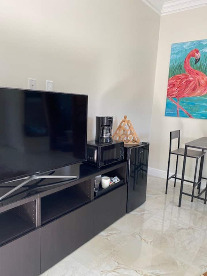 Oceans 2 A Bedroom/bath With Pool And Beach Access - Bahamas