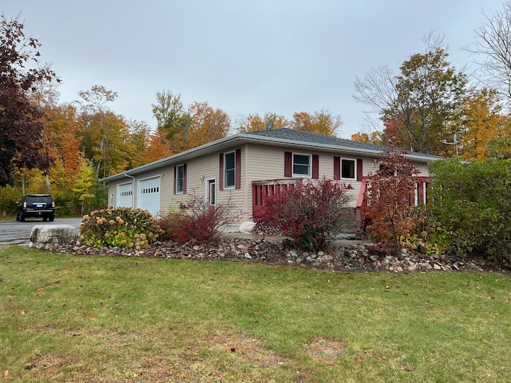 3 Bedroom Sportsman Oasis. - Palms Book State Park, Manistique