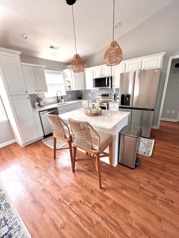 Upside Over-renovated And Centrally Located - Nags Head, NC