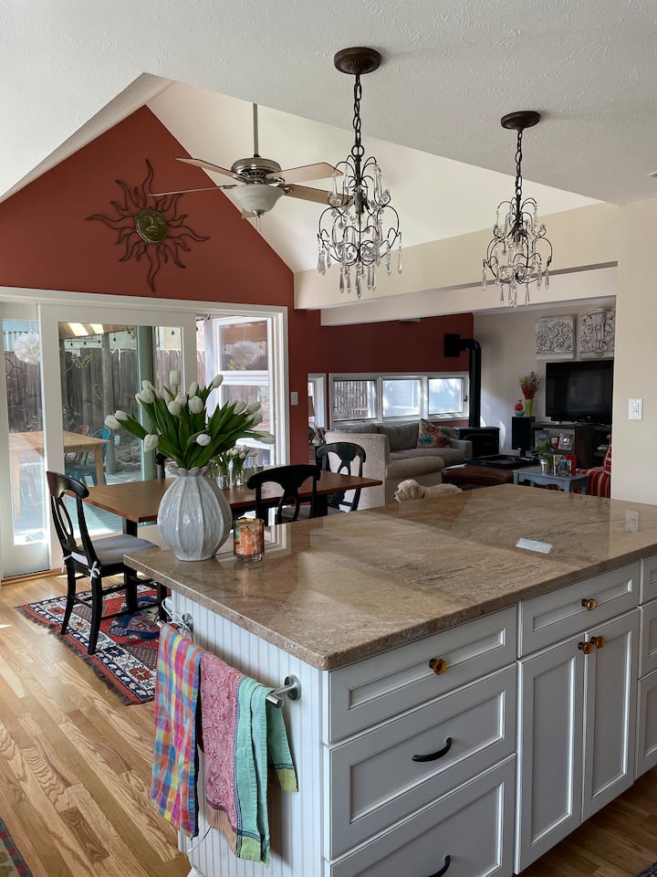 Sunny Boulder Home-great Walkable Location - Boulder, CO
