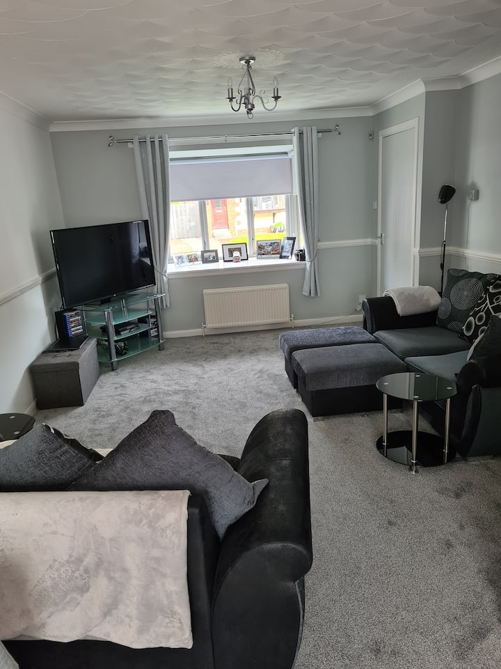 1 Double Bedroom Plus Patio Seating, Home Cinema - Motherwell