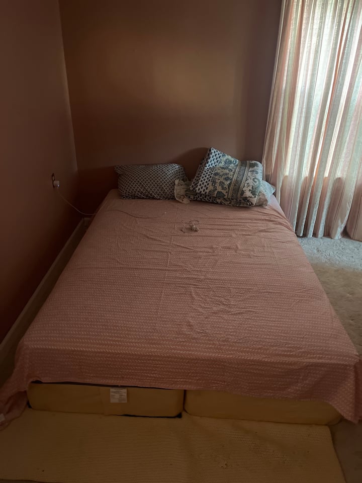 Cozy Room In Private Home - Schenectady, NY