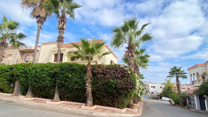 Luxurious Villa Located In The City Of Casablanca. - Casablanca