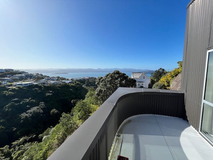 Large Family Home With Amazing Views - Wellington, New Zealand