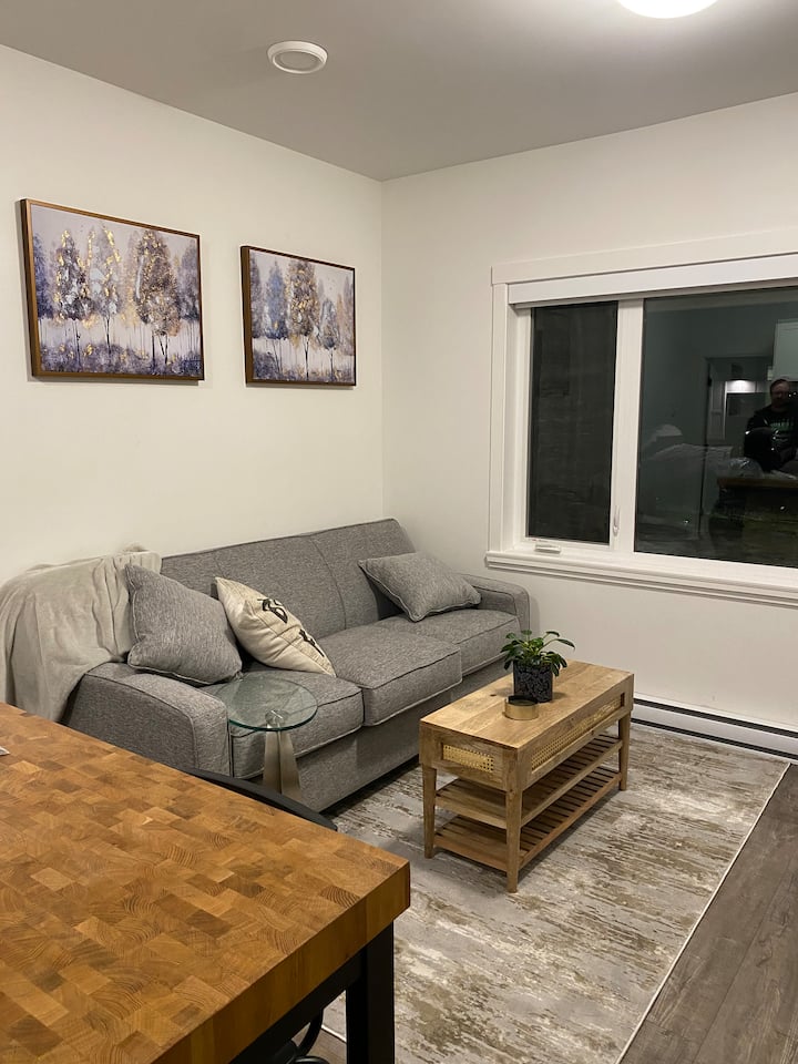 Adorable 1-bedroom Suite. Lake Views, Free Parking - Penticton