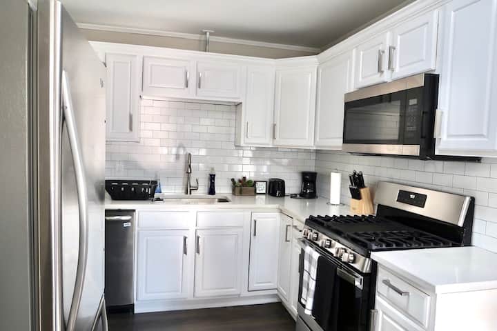 Cheerful 3-bedroom Home In Owasso - Owasso, OK