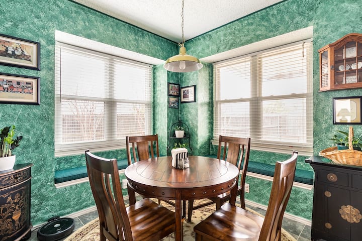 A Comfy Private Room Near Downtown: Guest Rm2 - Mesquite, TX