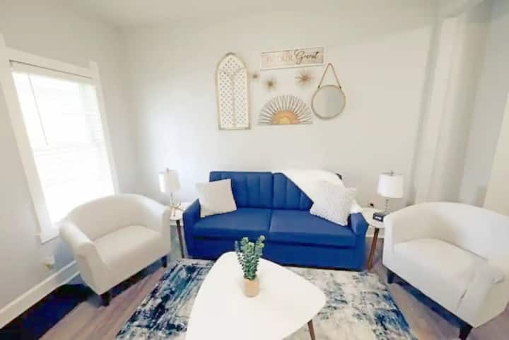 Central 2br In Butler-tarkington |Walk To Red Line - Christian Park Indianapolis