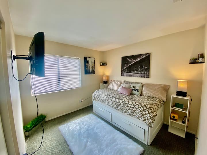 Private Bedroom In Wildomar - Canyon Lake, CA