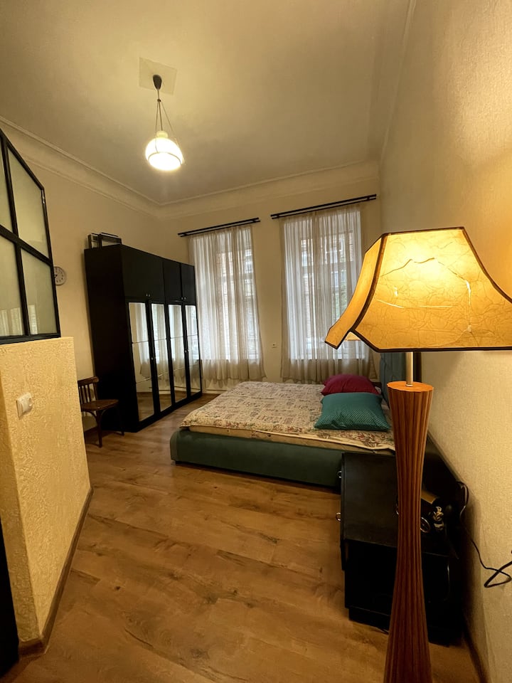 A Lovely 1 Bedroom Apartment In The Center . - Tiflis